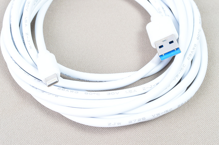 Cargadores y Cables: CABLE USB BLANCO A FICHA LIGHTNING 300cm (HC)