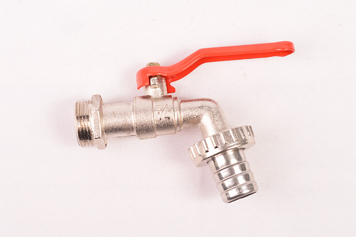 Varios Ferreteria: CANILLA METALICA 3/4 ESFERICA (90507) (CLI2)