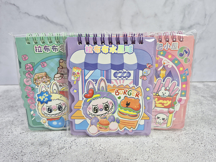 LIBRERIA: LIBRETA LABUBU c/ 6 HOJAS STICKERS + HOJAS RAYADAS (172) (CSN)