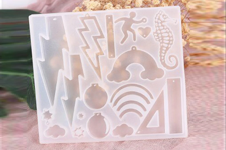 MOLDES DE SILICONA: MOLDE SILICONA p/RESINA 18 AROS c/RAYO (BM2225) (CNA)