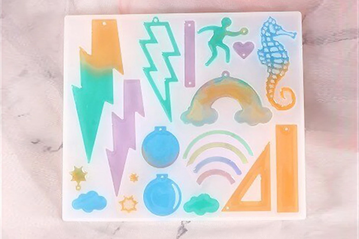 MOLDES DE SILICONA: MOLDE SILICONA p/RESINA 18 AROS c/RAYO (BM2225) (CNA)