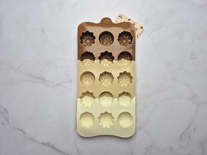 Moldes para jabones: MOLDE SILICONA TRICOLOR 15 FLORES SURTIDAS ...