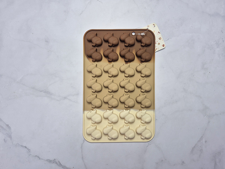 MOLDES DE SILICONA: MOLDE SILICONA TRICOLOR p/28 MINI CAPIBARA (4133) (CS2)