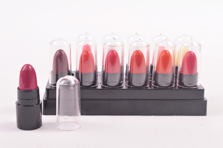BELLEZA: PACK 12 MINI LABIALES SURTIDOS MTK (HH2)