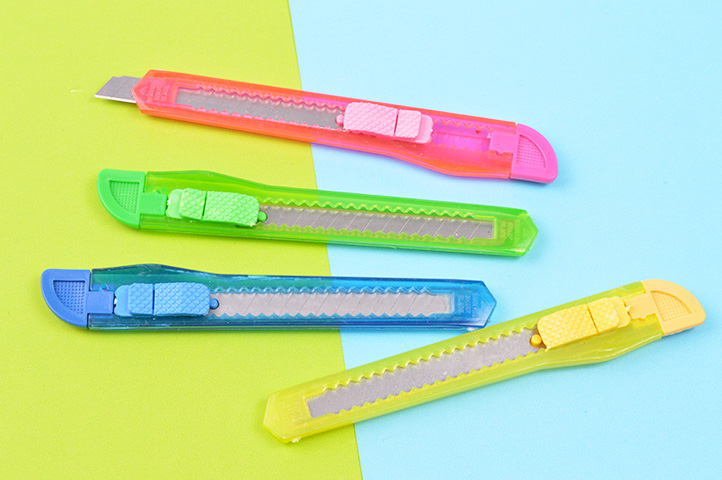 FERRETERIA: PACK 12 CUTTER HOJA FINA (22781) (CLI)